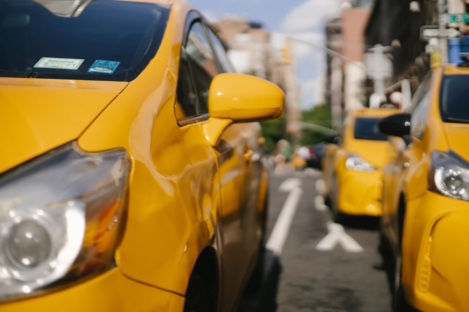 2 Pros and Cons of Using Taxi Services for Commuting - Star Two