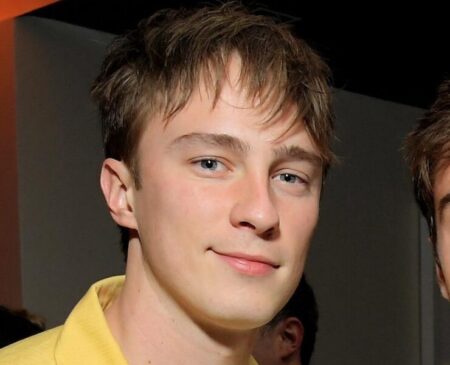 Drew Starkey Wiki: Age, Height, Relationship, Net Worth, and Full Bio ...